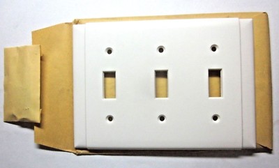 Beco USA 1950s White Bakelite 2 Vertical Ribs 3-Gang Switch Plate Wall ...