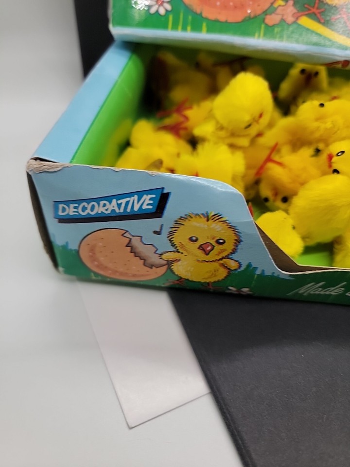 Vintage Chenille Pipe Cleaner Easter Chicks Figure plastic feet w ...