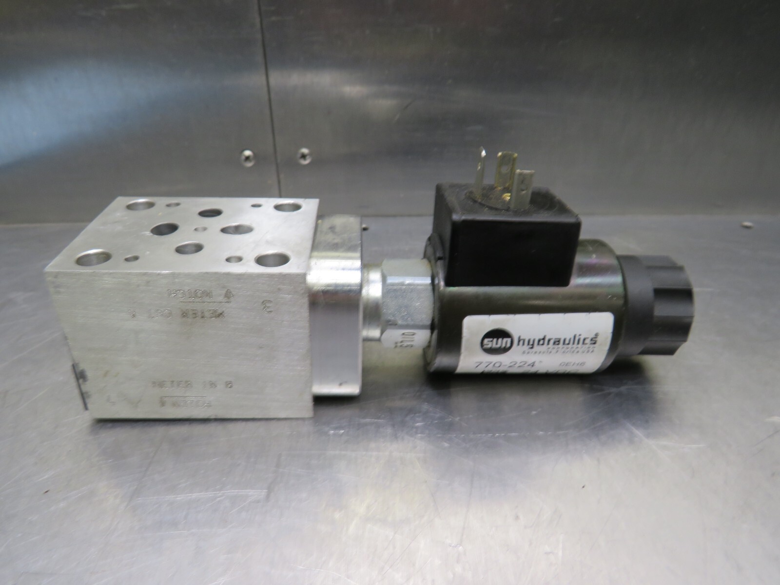 Sun Hydraulics 770-224 Coil 24VDC W/ DTDA-MCN Cartridge Valve & GBA ...