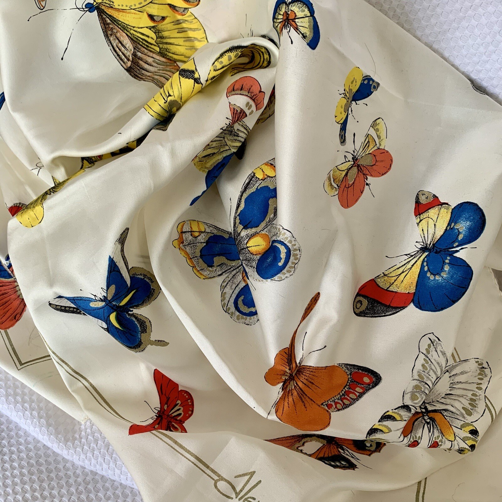 Alexandra Da Vinci Contessa Di Roma white Silk Scarf … - Gem