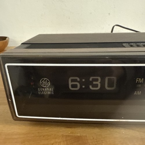 Vintage General Electric Flip Clock Radio Alarm Clock 7-4305F - For Parts/Repair | eBay