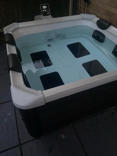 MSpa Oslo 4-6 person Portable Hot Tub 13Amp Plug & Play (Carbon Grey ...