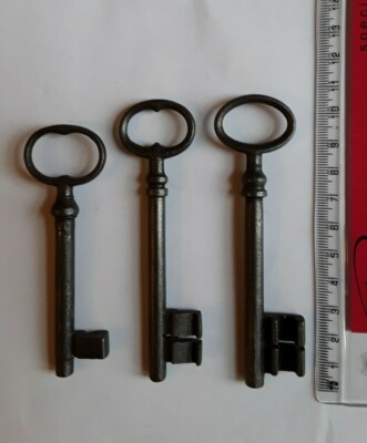 Locks & Keys - Chateau Door