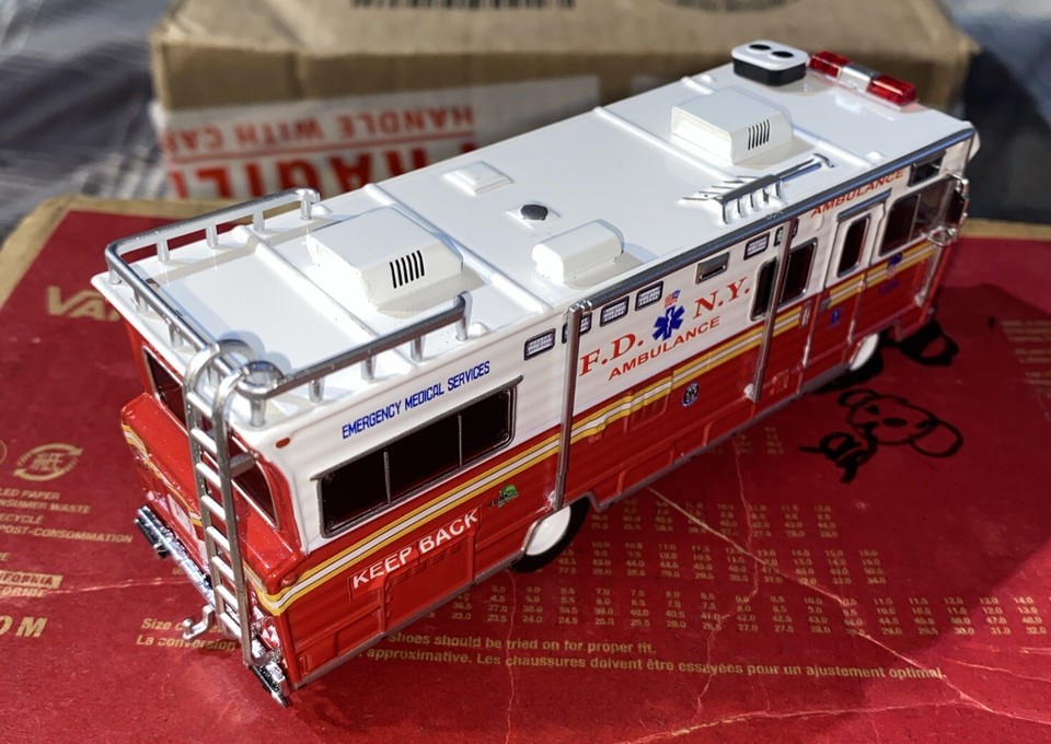 1-1 Kitbash 1/64 FDNY RESCUE AMBULANCE NEW YORK FIRE DEPARTMENT 1-1 Custom Made | eBay