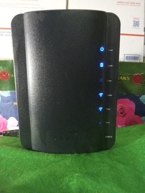 Arris Touchstone 450 Mbps 4-Port Gigabit Wireless N Router (DG1670A ...