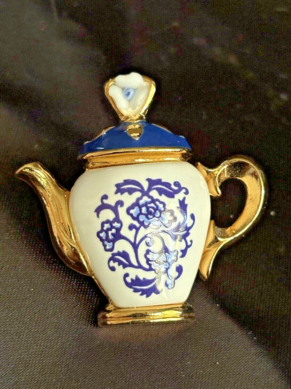 Vintage Avon Teapot Pin Gold Tone & Blue & White Porc… - Gem