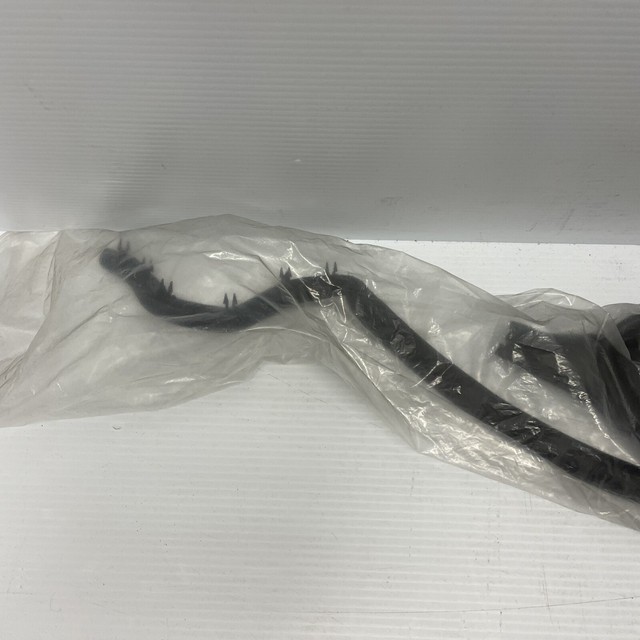 OEM LR Range Rover Sport L494 Rear Right Upper Door Seal LR099668 ...