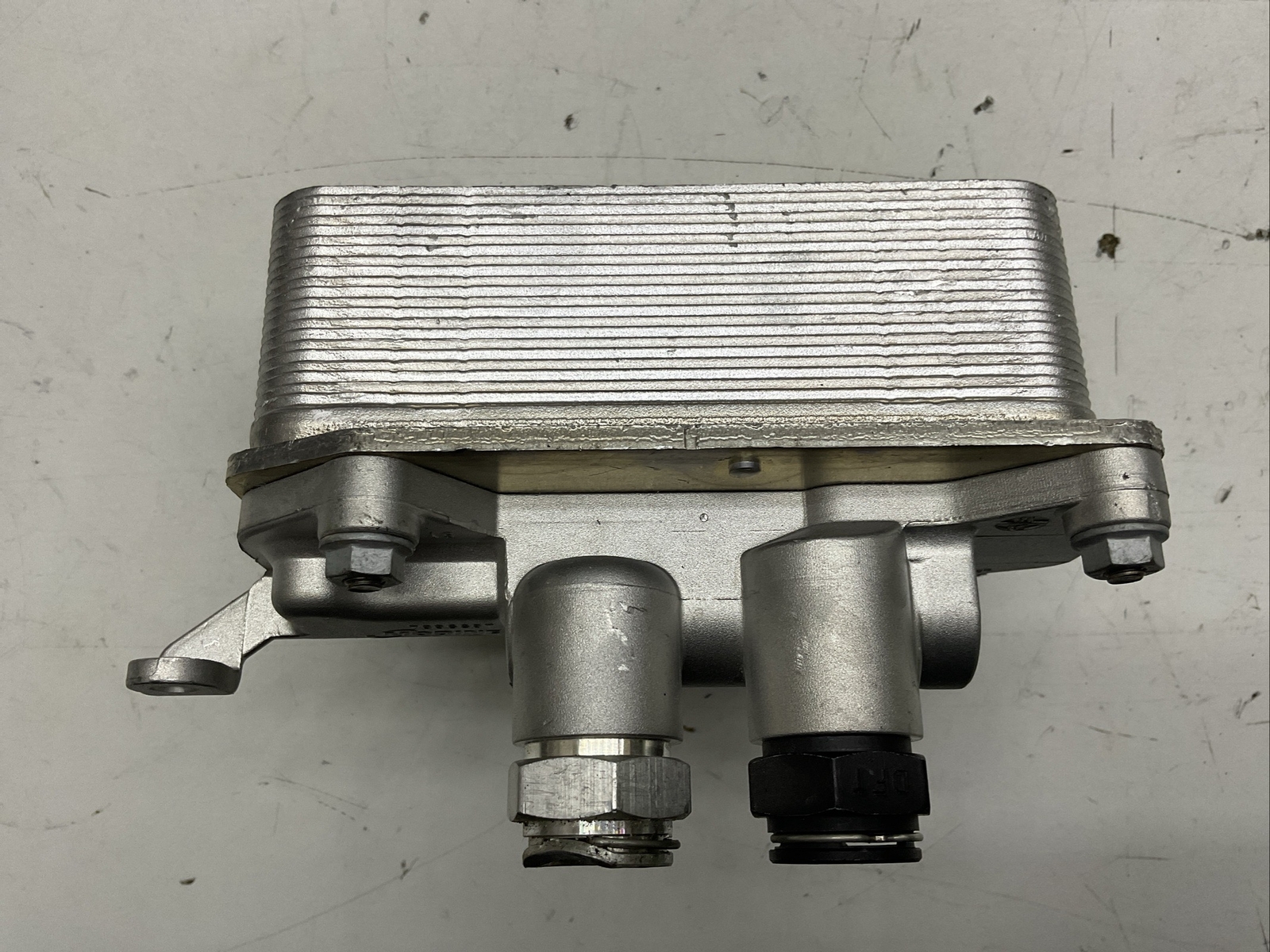 Original MERCEDES-BENZ A7255000800 Getriebe Ölkühler W205 W213 W253 ...