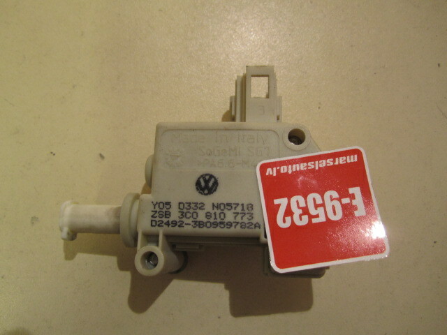 3C0810773 VW Passat B6 2.0 TDI Fuel Flap engine 3C0 810 773 | eBay