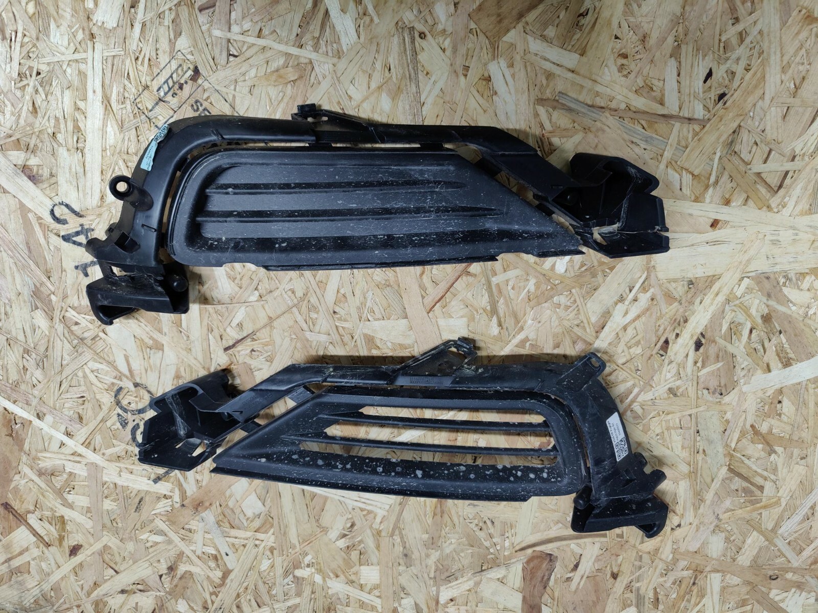 Volvo XC90 II 2016-2020 front bumper covers L+R (pair) 31425512 ...