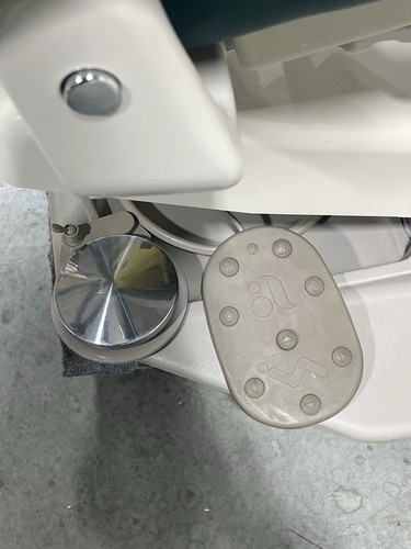 ADEC 1021 Dental Chair, Radius Delivery Unit, Cuspidor, Assistant’s Pkg ...