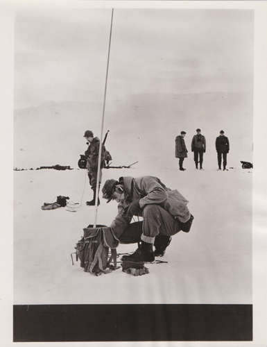 1944 Press Photo WWII US Military Soldiers use "Walkie Talkie" for ...