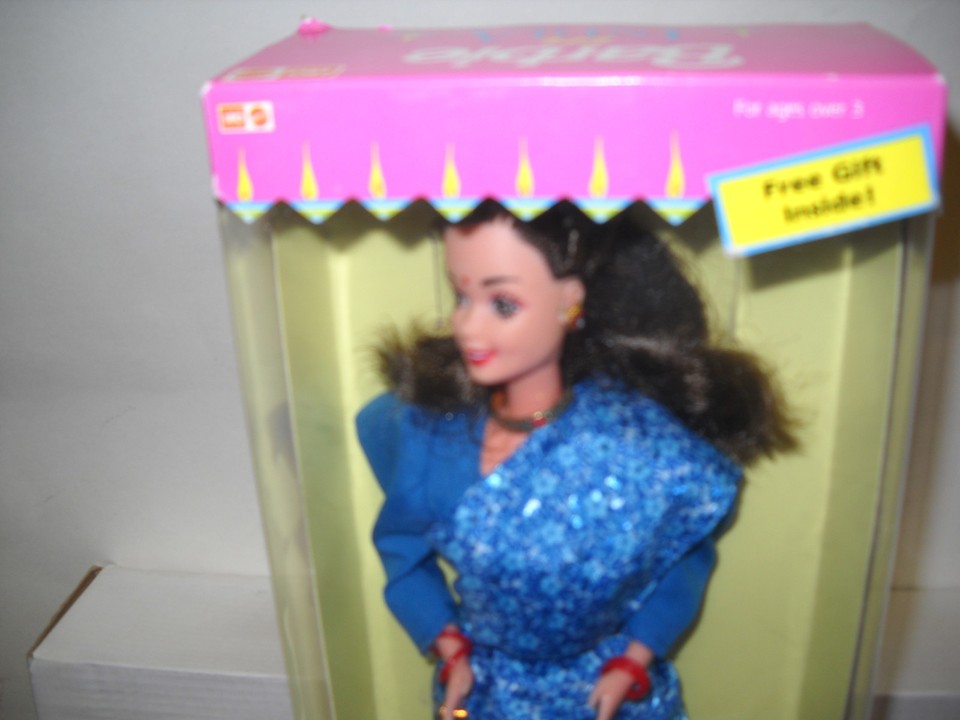 #5024 NRFB Mattel LEO Barbie in India (Blue Sari) Foreign Barbie Doll ...