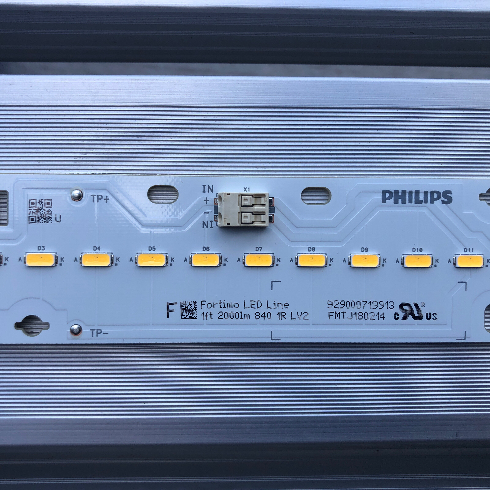 Philips Fortimo LED Line 1ft 840 1R LV2 2000lm Linear Luminaire | eBay
