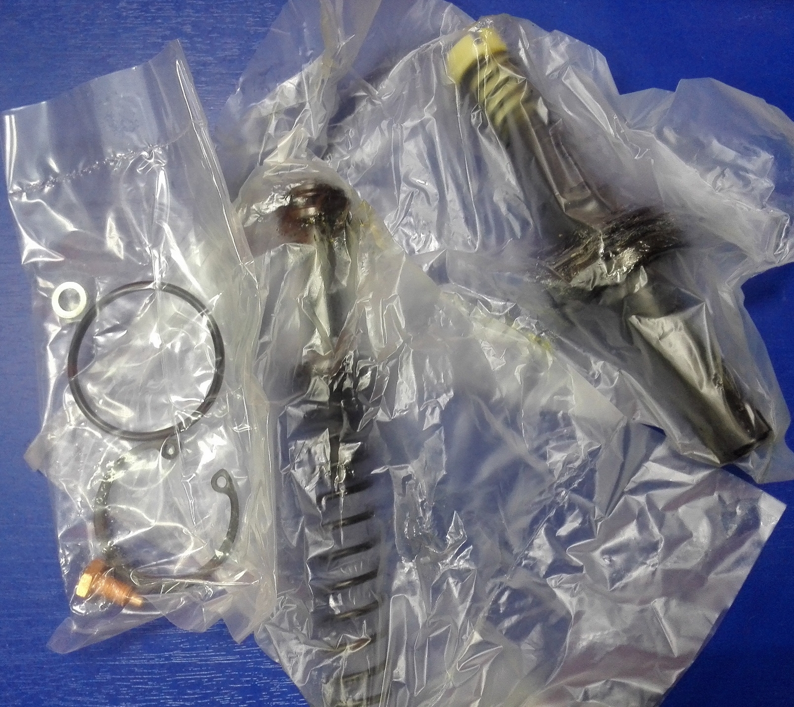 04493-60320 Toyota Cylinder kit, brake master 0449360320, New Genuine ...