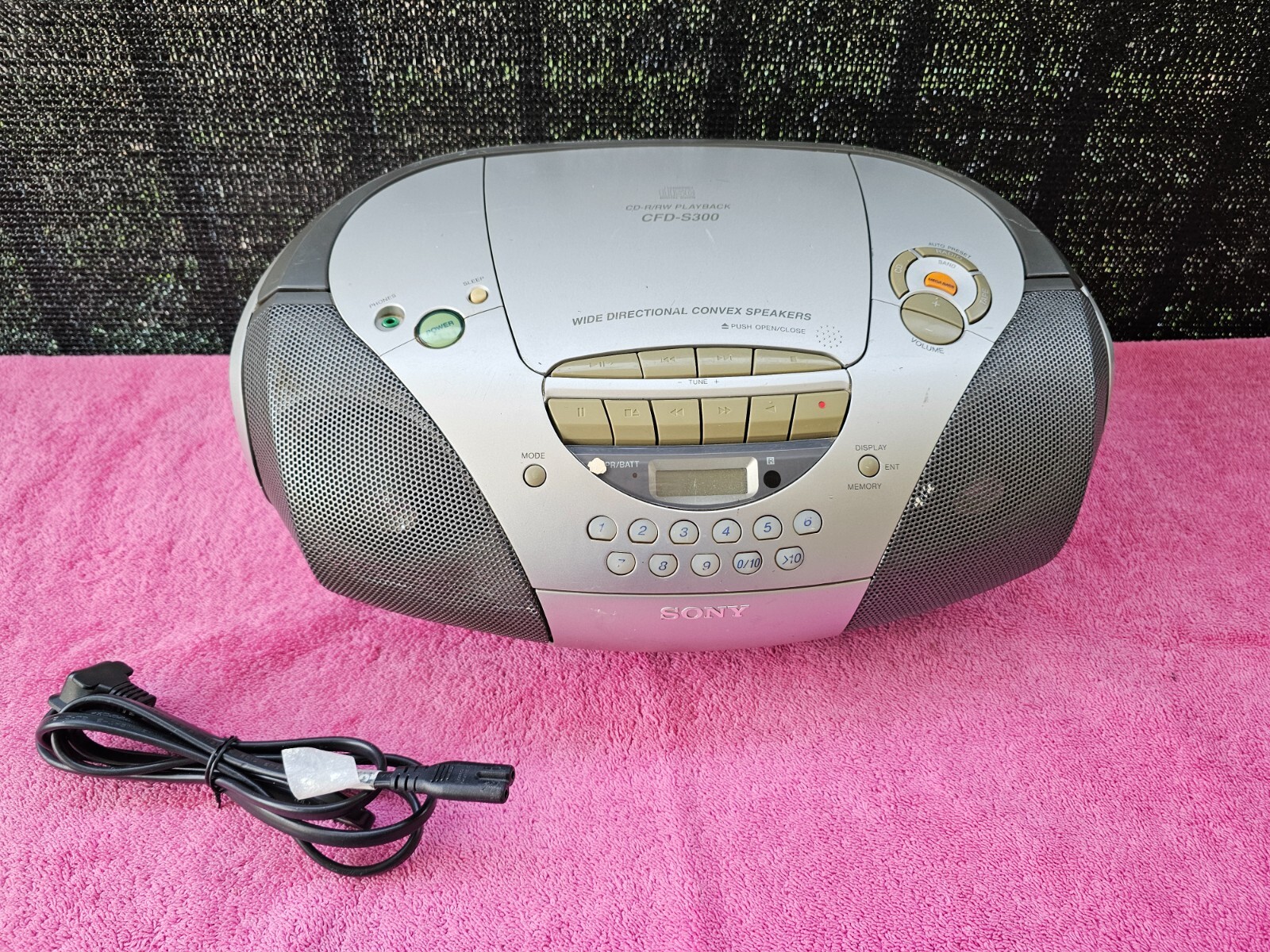 Sony CFD-S300 Personal Portable CD Player With Radio & Cassette Boombox ...