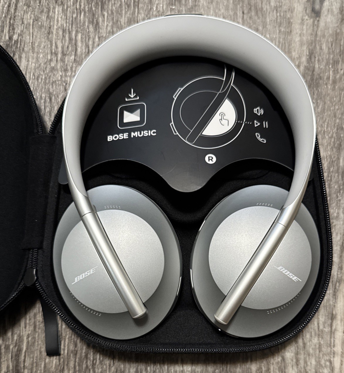 Bose Noise Cancelling NC 700 HP Bluetooth Headphones - Silver Brand New
