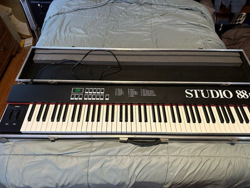 FATAR Studio 88 Plus MIDI keyboard With Road Case | eBay