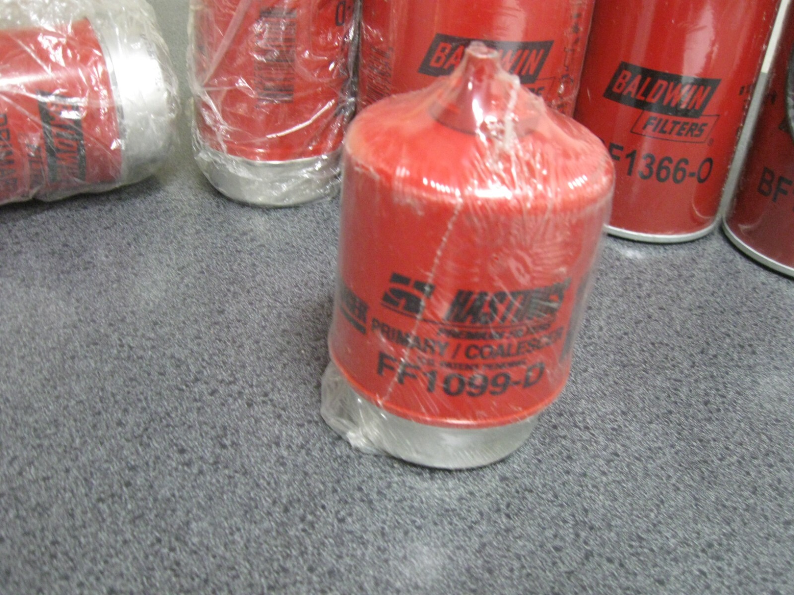 FLEETGUARD FS19811 - Fuel filter cross reference