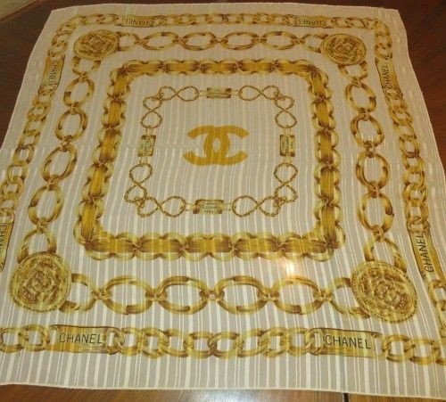 ~1980's-90's Chanel Chain Medallion CC Logo 31 Rue Cambon Gold/White ...