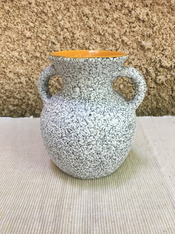 Petit vase vintage Vallauris, signé TESS, profil de femme au foulard ...