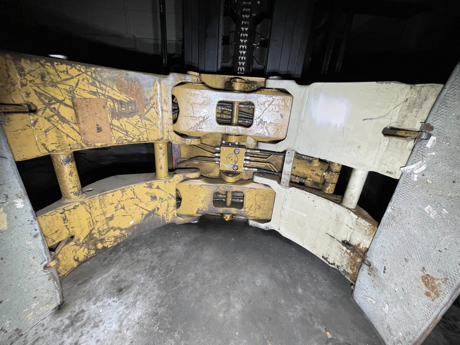 Cascade 45F-RC-21A Paper Roll Clamp 674702 Forklift Attachment 45F CAN ...