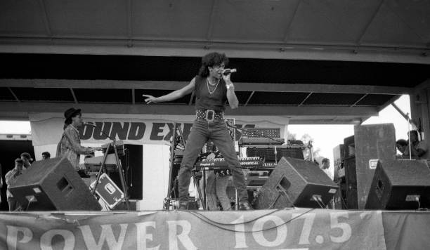 Mic Murphy of The System at the Miller Sound Express concert 1987 OLD ...