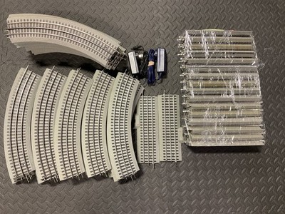Lionel Fastrack 72 Pieces O Gauge Curves Straights Plus Lionchief Power ...