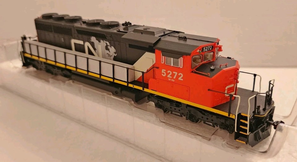 InterMountain HO Scale SD40-2W Locomotive CN #5272 DCC/SOUND | eBay