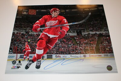 DYLAN LARKIN SIGNED DETROIT RED WINGS 16X20 PHOTO | eBay