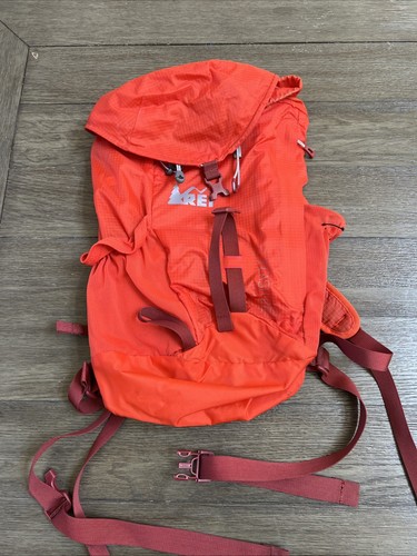 REI Flash 22 Red Used | eBay
