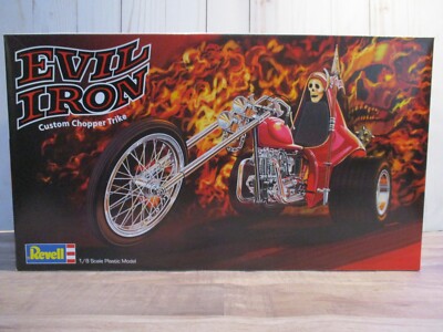 REVELL 1/8 PLASTIC MODEL KIT-EVIL IRON CUSTOM CHOPPER TRIKE-OVER 14 ...