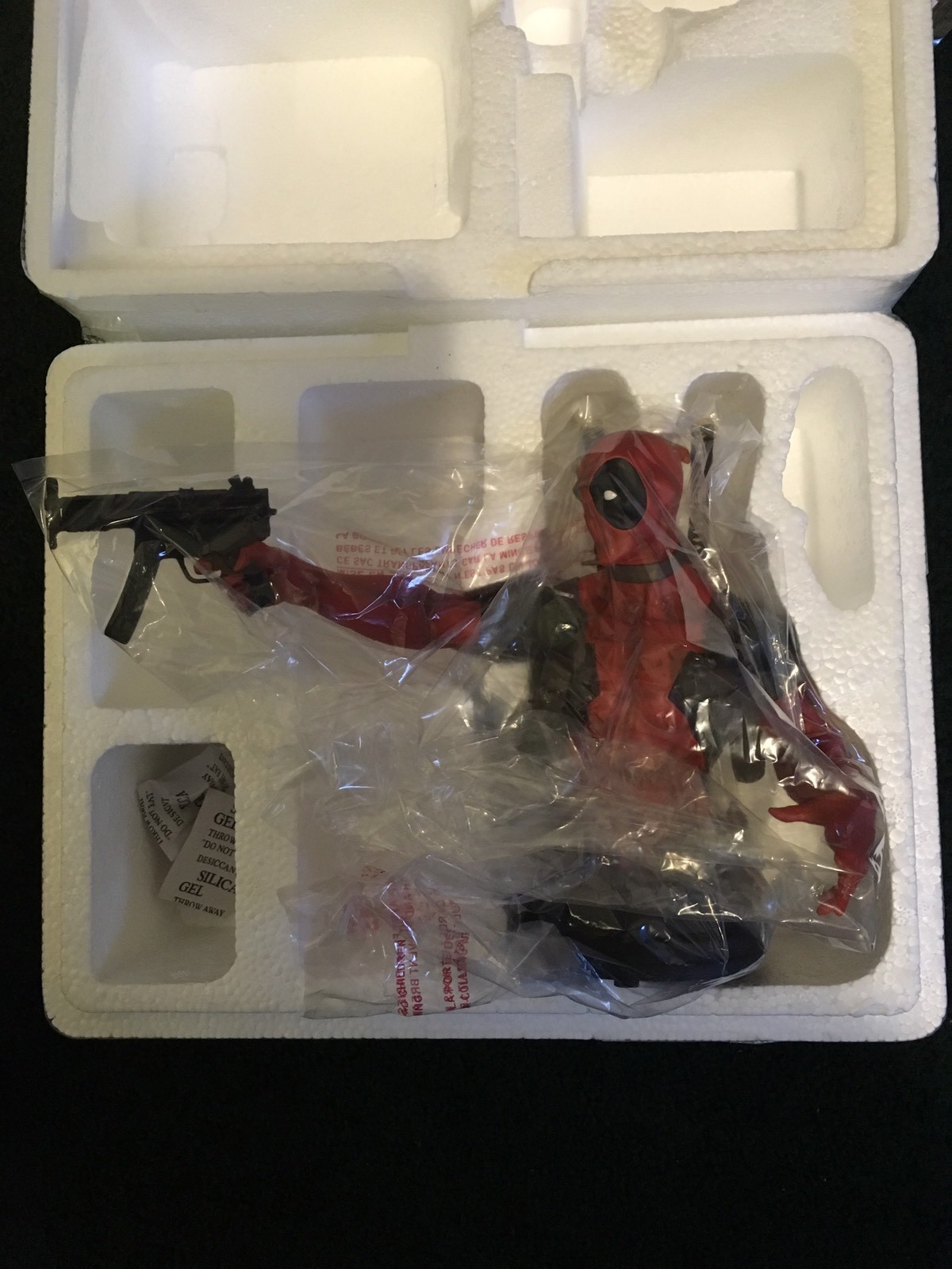 Marvel Comics Gentle Giant DeadPool Mini Bust #1681 of 1700 | eBay