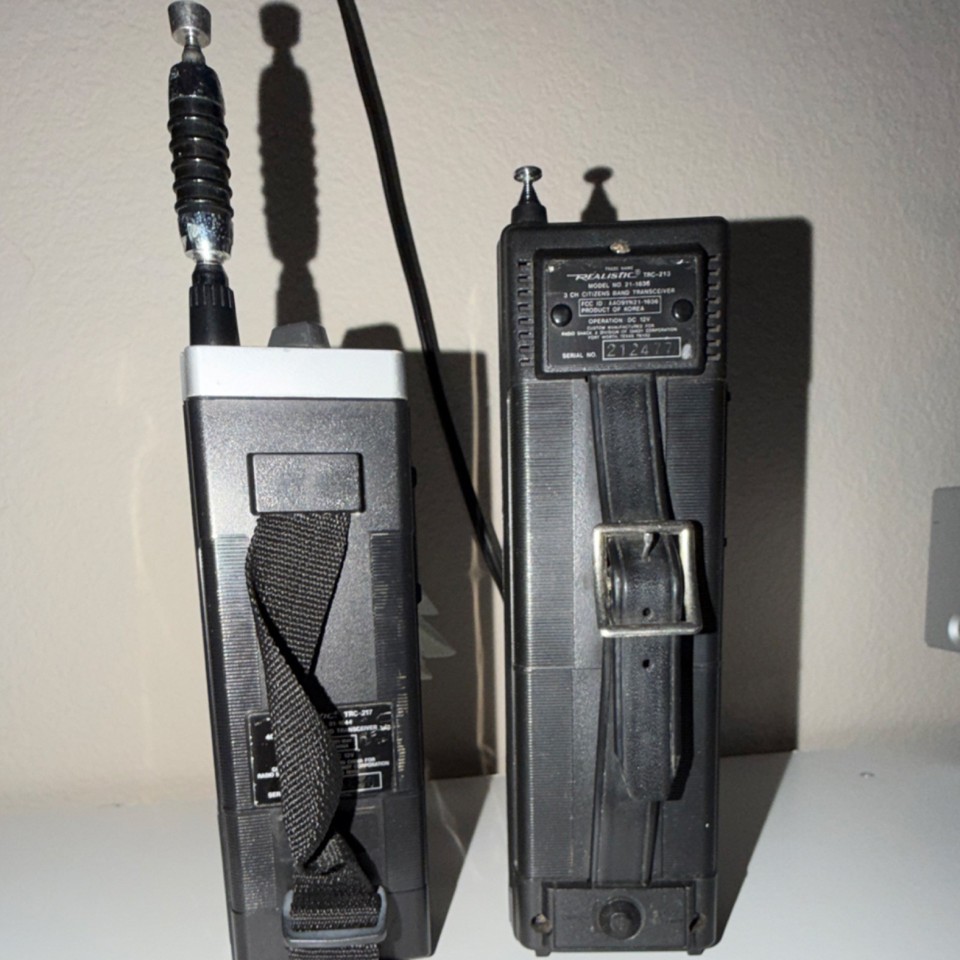 Realistic TRC-217 and 213 Handheld CB Radio Transceiver 40 Channel/ 3 ...