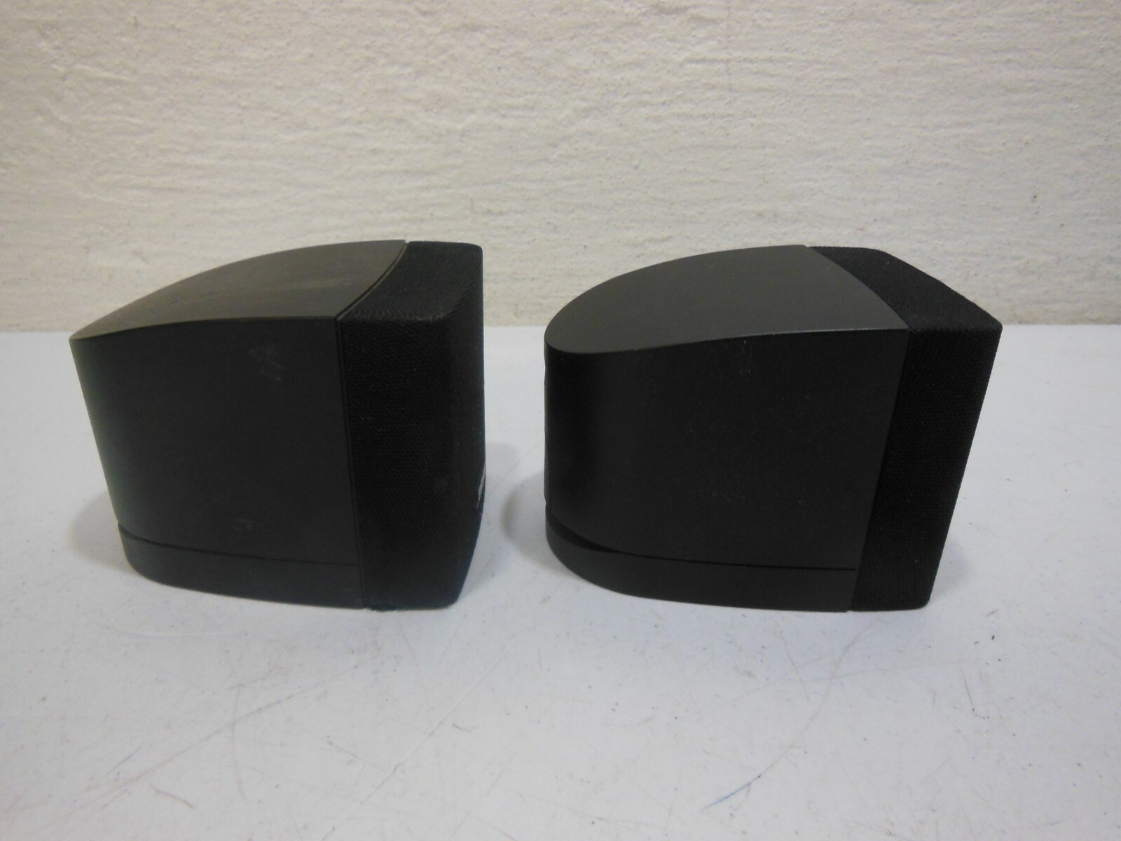 2 Bose Single Cube Speakers Acoustimass Lifestyle Mountable Satellite ...