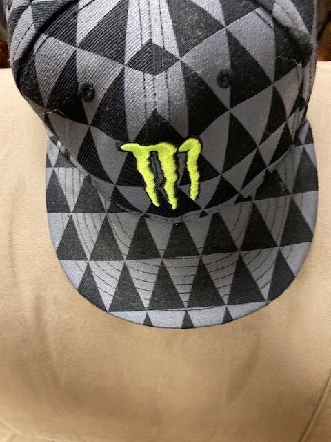 MONSTER ENERGY DRINK FLAT BILL PYRAMID GRAPHICS FITTE… - Gem