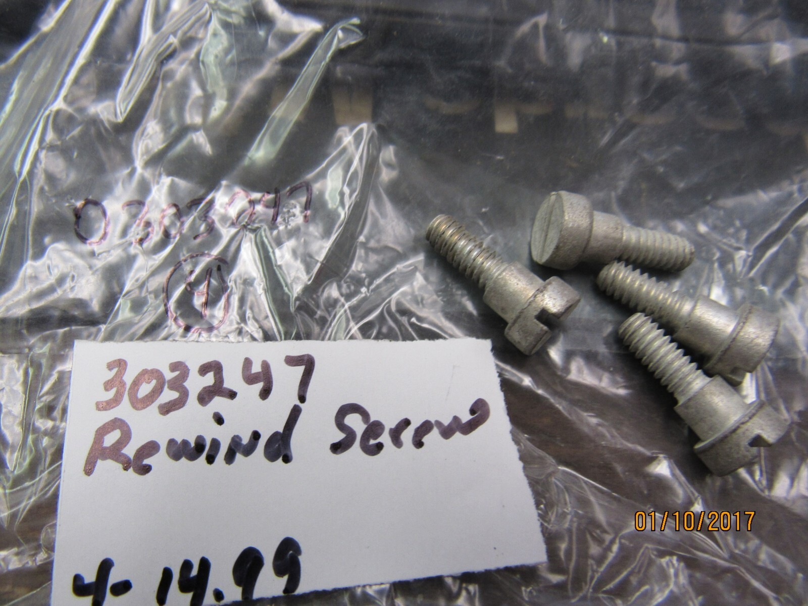 4 NEW OEM OMC JOHNSON EVINRUDE REWIND SCREWS 303247 | eBay