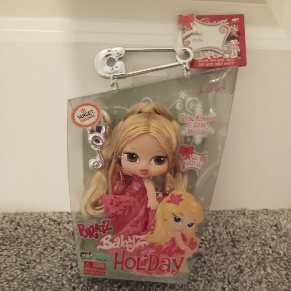 BRATZ COLLECTIBLE CHRISTMAS DOLLS - SET OF 2 - LELA & NOLA TARGET ...