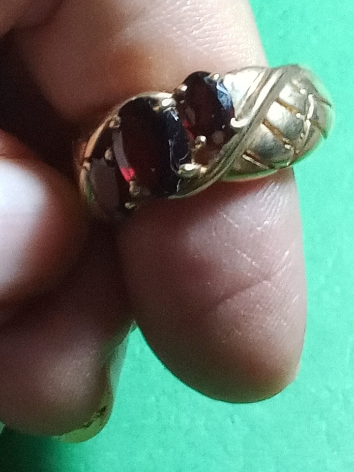 10kt gold ring with 3 garnets | eBay