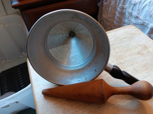 Vintage Wear Ever # 8 Aluminum Sieve Colander Juicer Strainer w/ Wood ...
