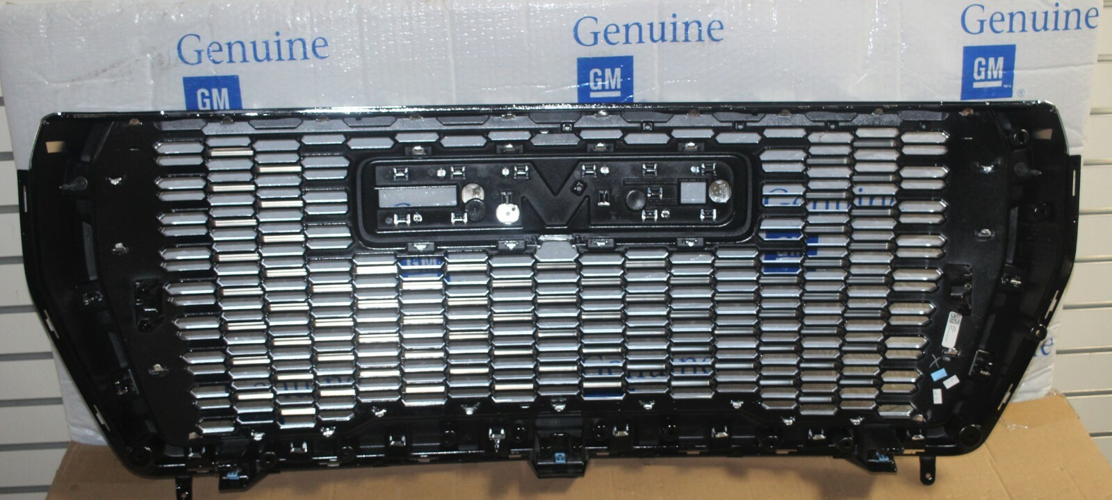 2021 - 2022 GMC Yukon Denali Grille Chrome 84835783 OEM | eBay