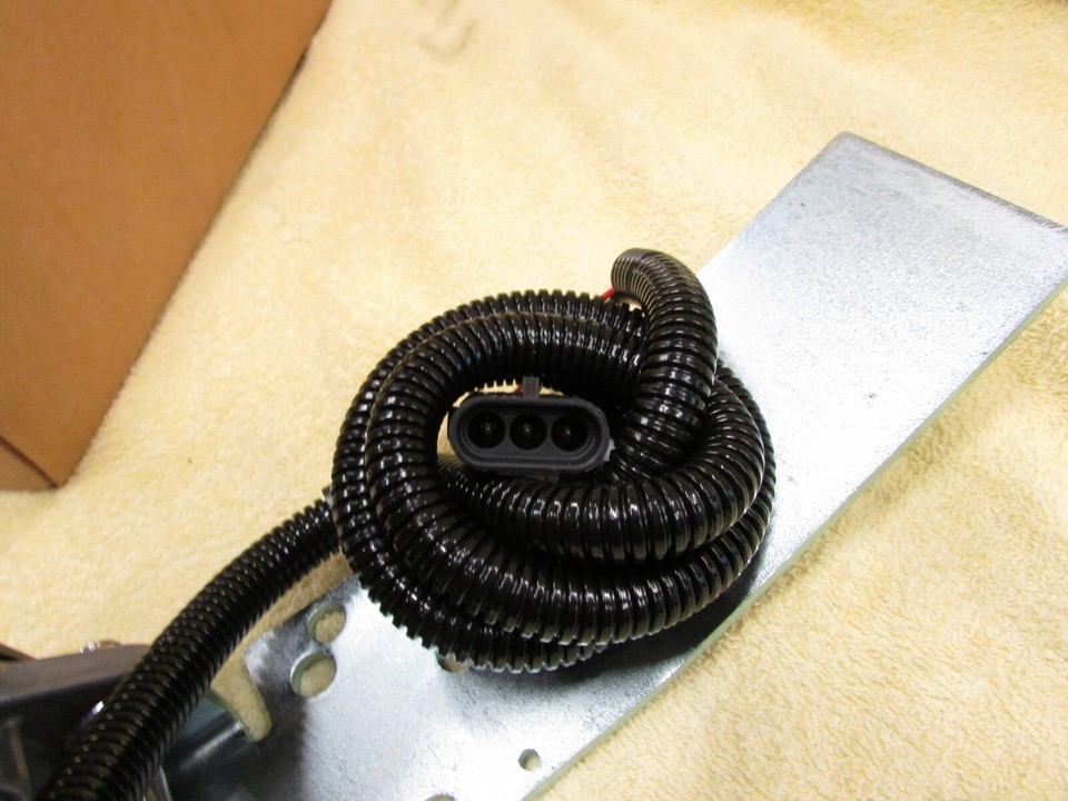 Williams Controls WM-526-350826, Electronic Throttle Pedal ASSY, 3wires ...