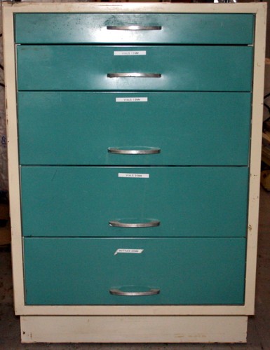 HAMILTON KEWAUNEE LABORATORY CABINETS, CASEWORK 74 FEET, $120 PER FOOT ...