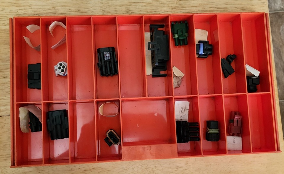 Lot of 96 Delphi & GM Connectors+(2) Terminal Trays Kent Moore, GM ...