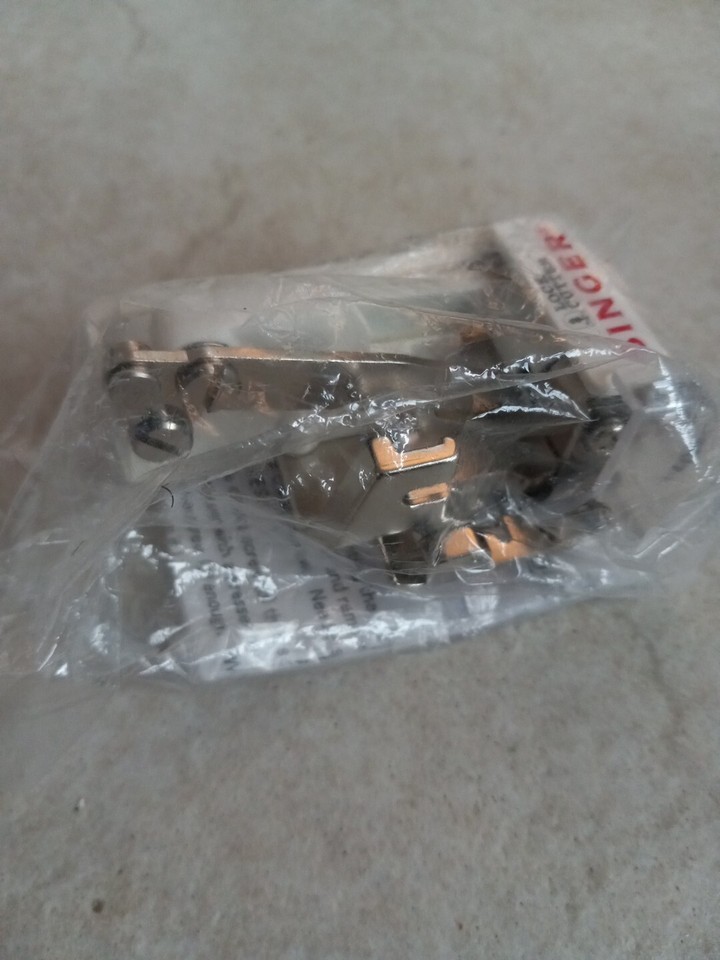 Singer Lock Cutter Side Cutter Hem + Stitch Sewing Foot - Complete | eBay