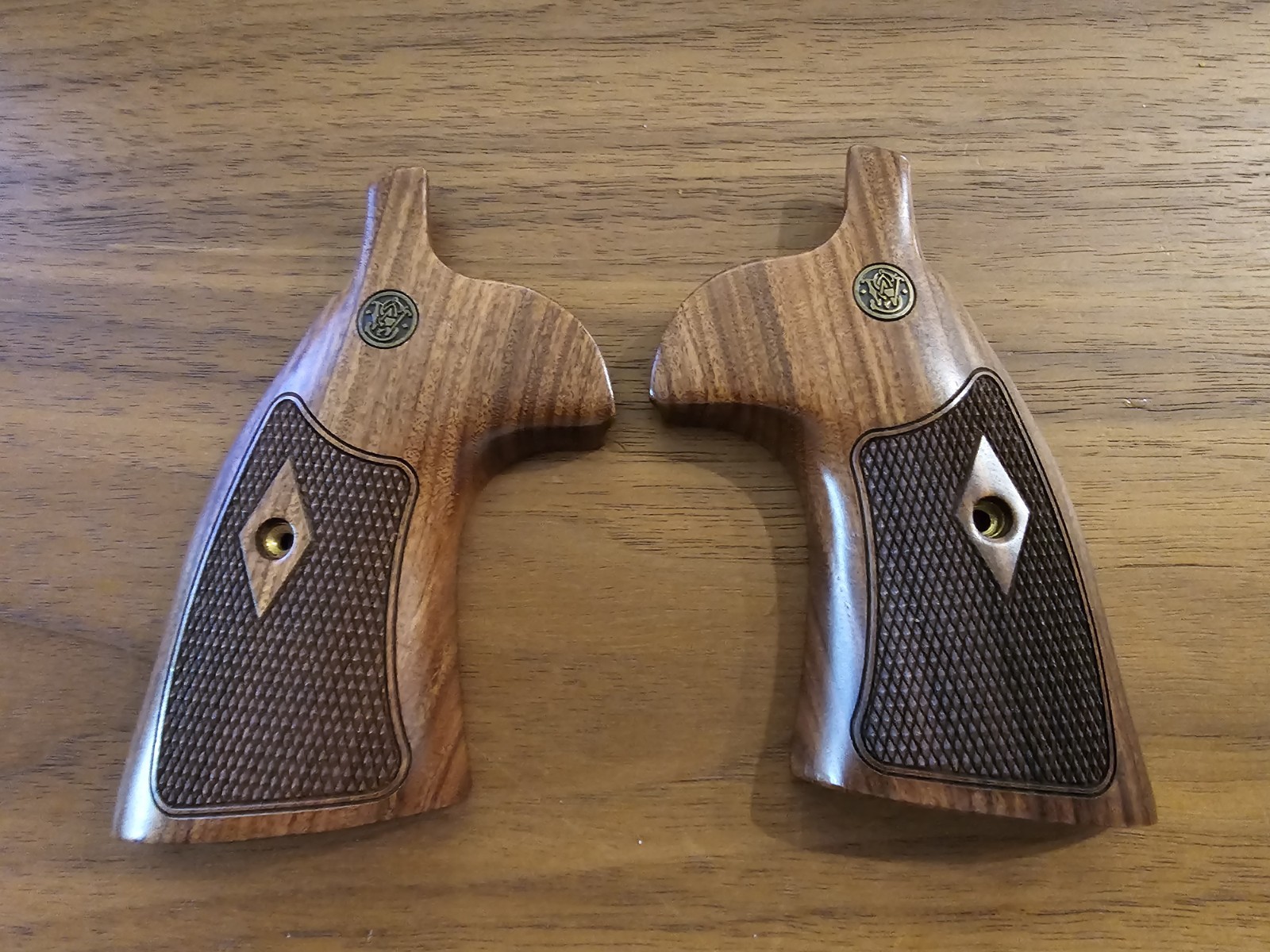 Altamont Grip - Smith & Wesson Round K/L Frame - Wood - Medallions ...