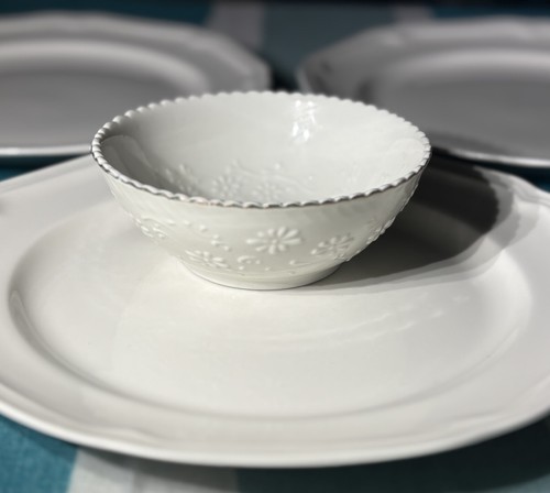 Mikasa Ultima Antique White HK400 Dinner Plates Set of 3 + Embossed ...