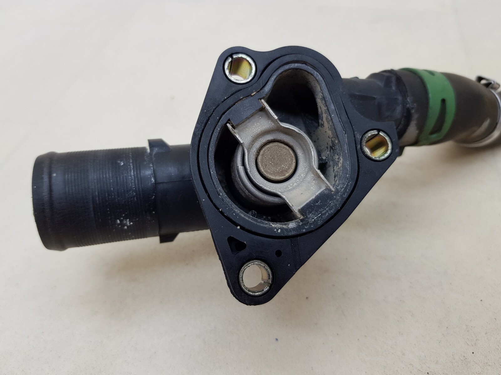 RENAULT CLIO MK3 05-12 1.2 PETROL THERMOSTAT HOUSING FLANGE PIPE ...