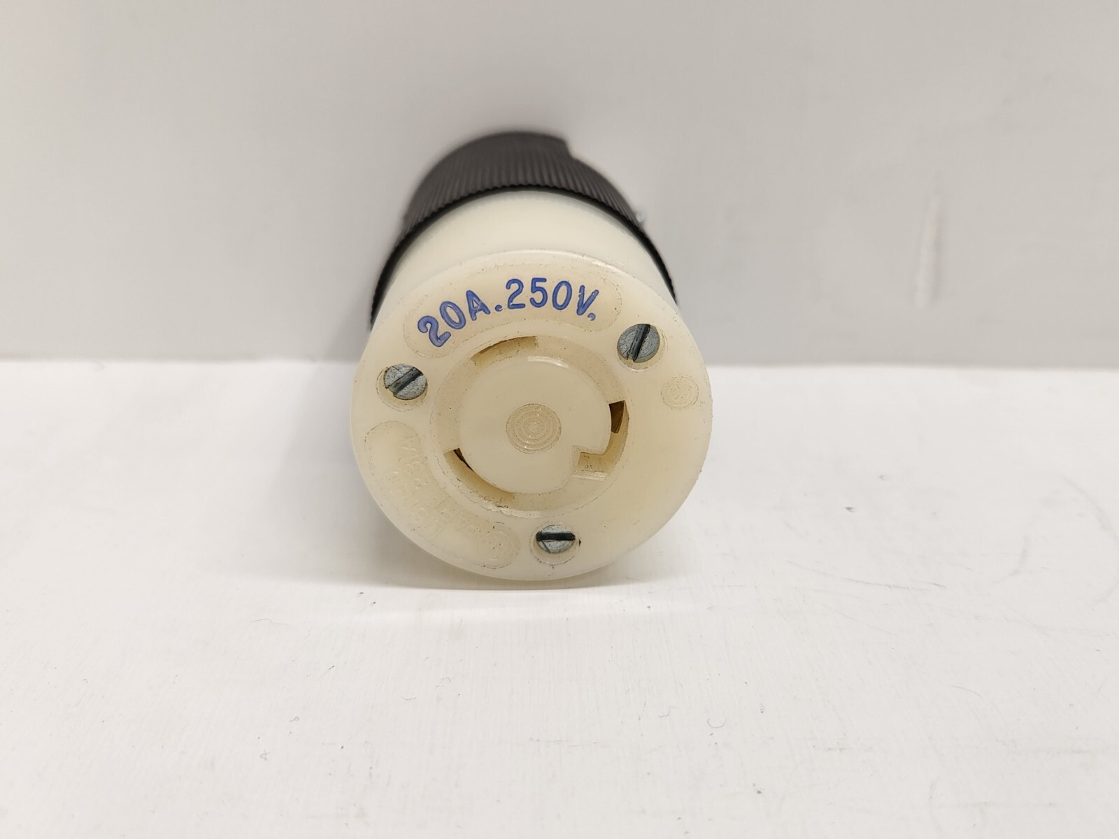 GUARANTEED! HUBBELL 20A 250V TWIST LOCK CONNECTOR HBL7101C | eBay