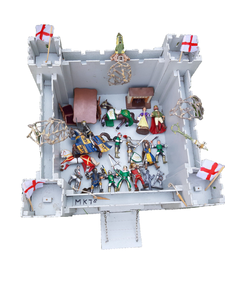 2 WOODEN CASTLE KNIGHTS QUEEN KING HORSE CANNON WEAPON SILVER KNIGHT ...